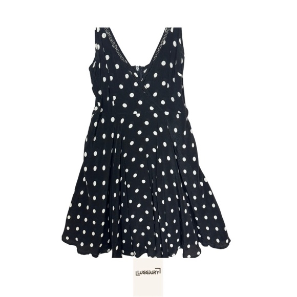 Forever 21 | Dresses | Black And White Flair Mini Dress With Zipper ...